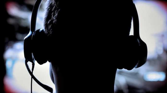 Aura AI Assistant for Unreal Engine Launches: VR Studio Ships Game in ...